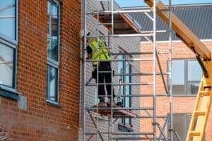 5 Types of Scaffolding Materials: Advantages and Disadvantages